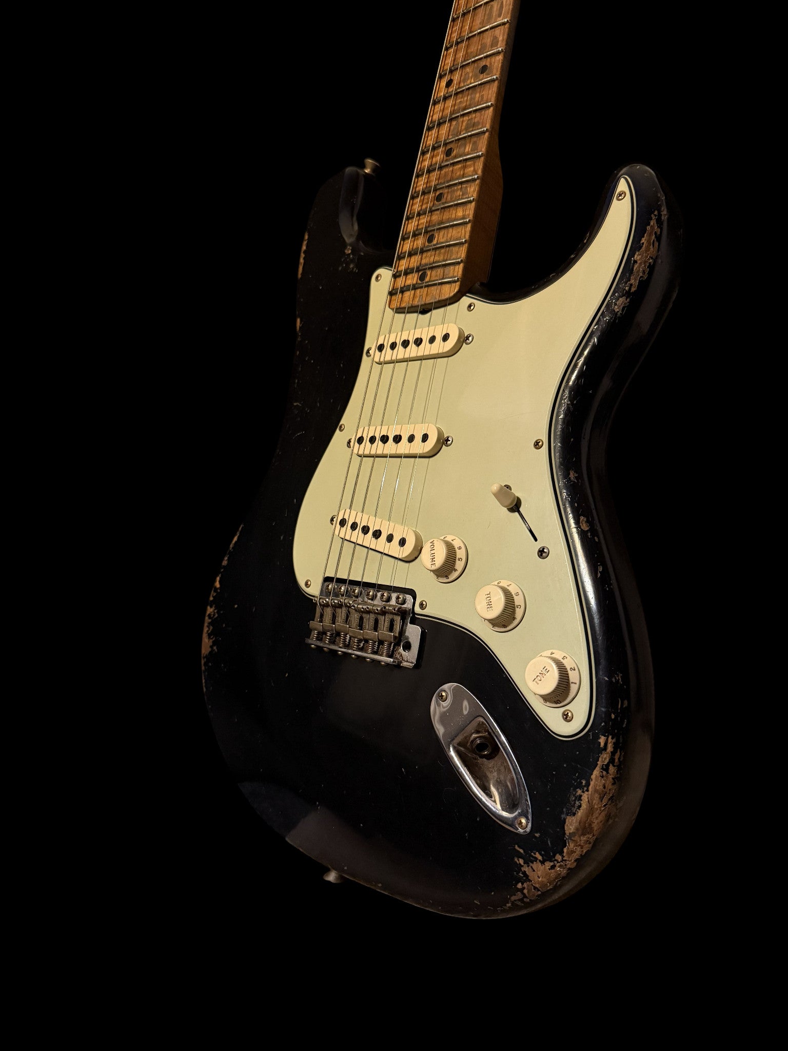 NEUWARE Fender '57 Stratocaster Heavy Relic aged Black - Masterbuilt Y ...